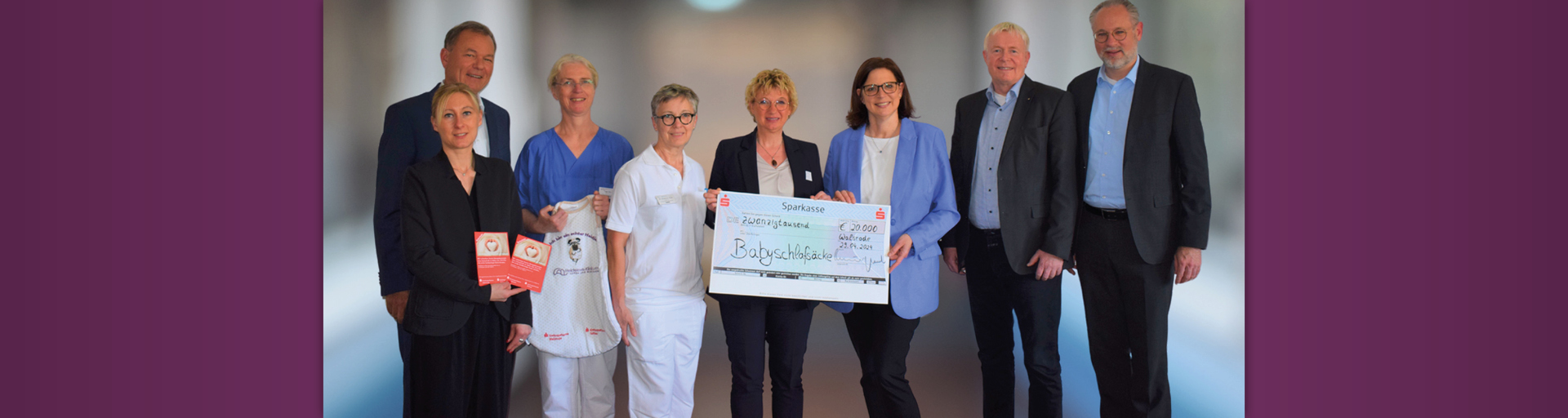 1.600 Babyschlafsäcke für das HKK: Großzügige Spende der Stiftungen der Kreissparkassen Walsrode ...